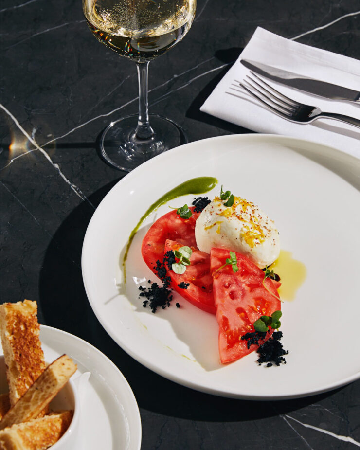 Café Holt Ogilvy Shines With 1940s Hollywood Glamour