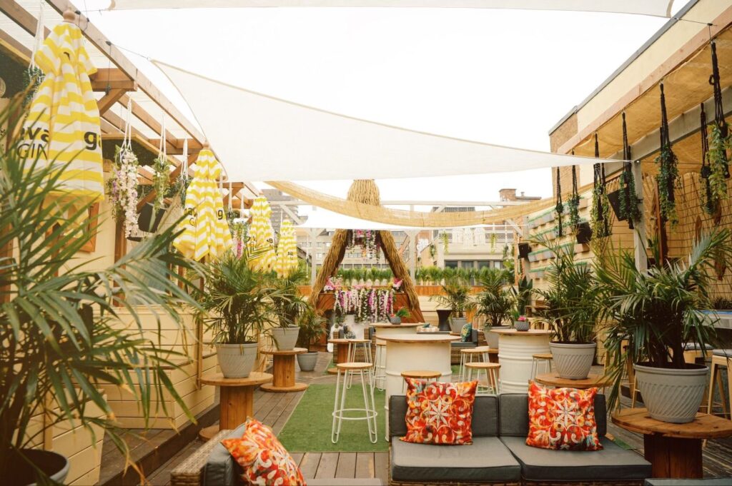 Terrasse Ciel Rose | Nouveau Sanctuaire D'été Sur Le Toit De La Rue ...