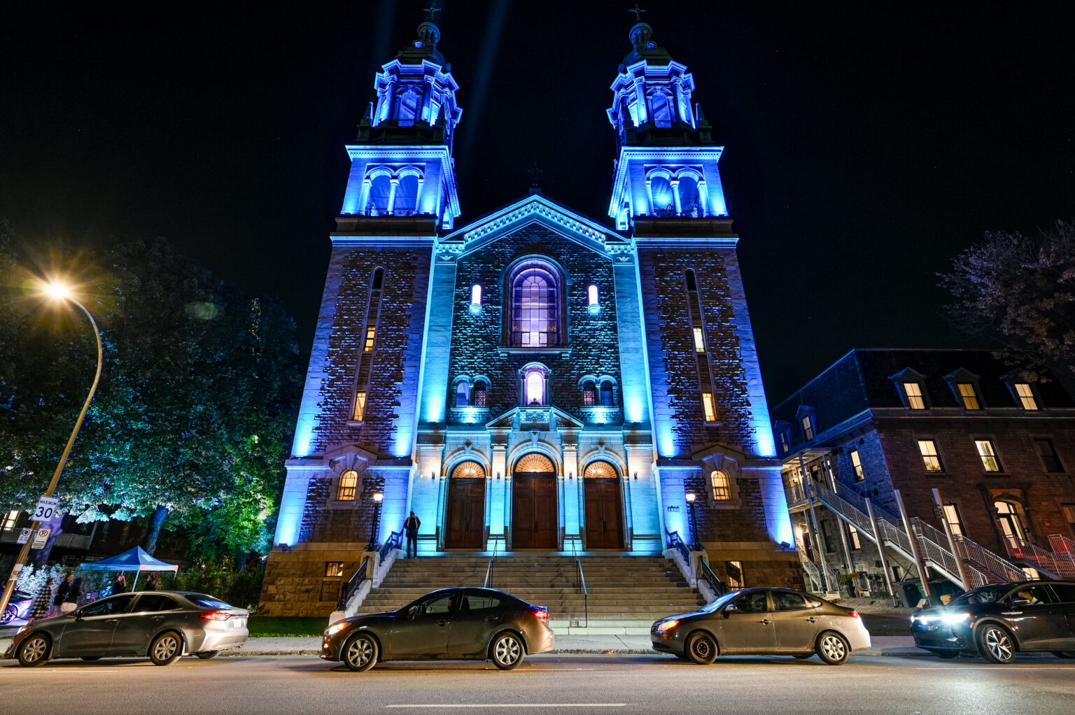 Cartier Theatre | Let’s Bond Ball 2024 Lights Up New Church