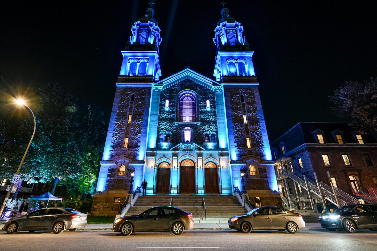 Cartier Theatre | Let’s Bond Ball 2024 Lights Up New Church