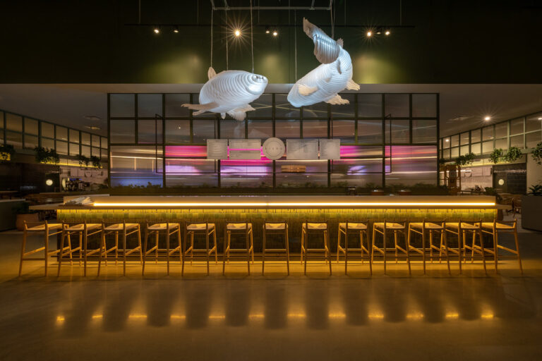 LE FOU FOU | Great Food Hall With 12 Concepts And 4 Bars