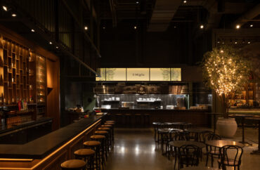 LE FOU FOU | Great Food Hall With 12 Concepts And 4 Bars