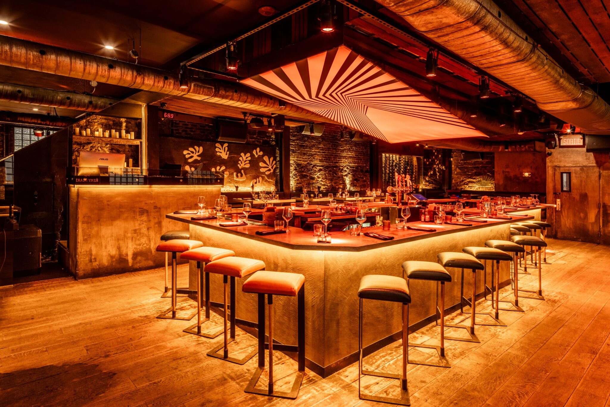 SAUVAGE | 1 Cool Mediterranean Resto-Bar In Old MTL Re-Opens